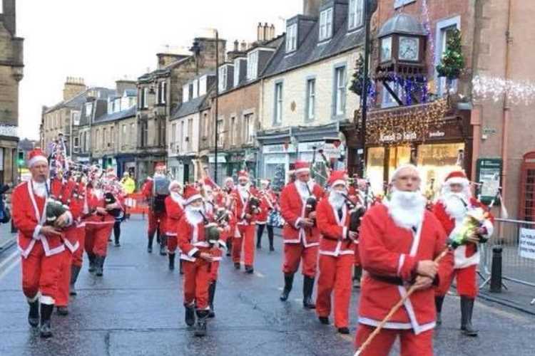 Tree-mendous Christmas in Hawick despite “Scrooge” row - Midlothian View