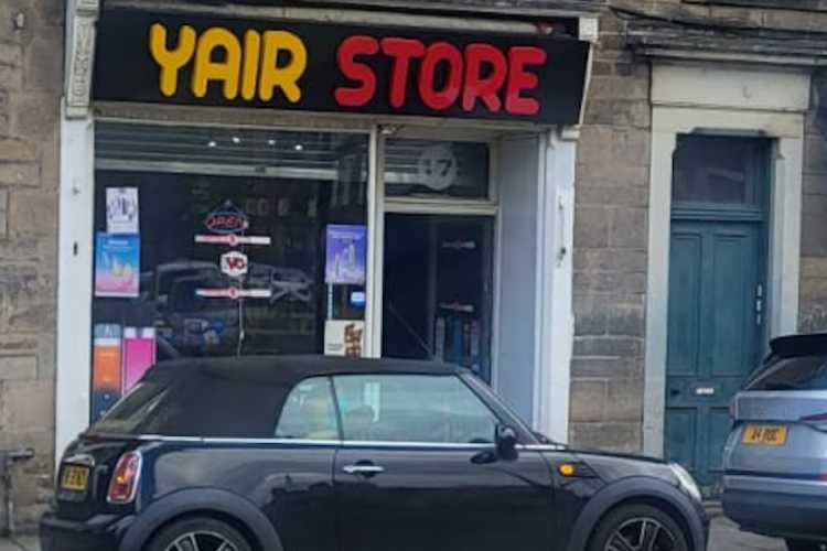 Eye-catching sign of the times at Borders convenience store ...